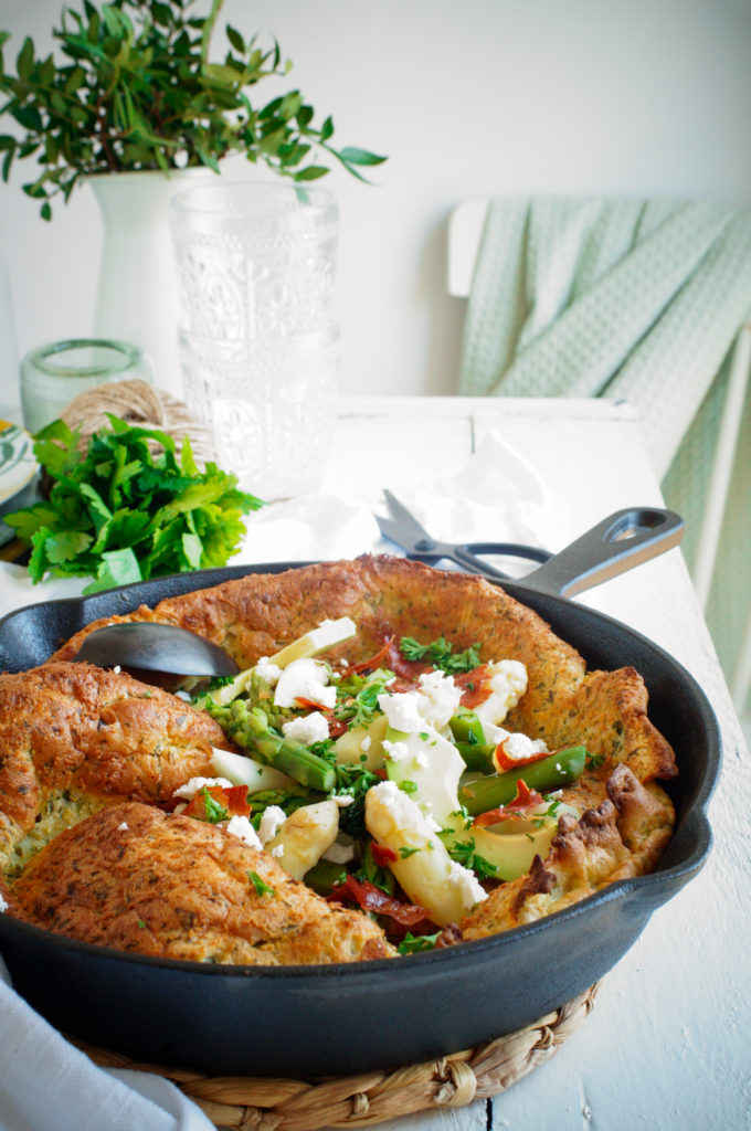 Dutch baby met asperges, Ganda Ham en geitenkaas - Elien's Cuisine