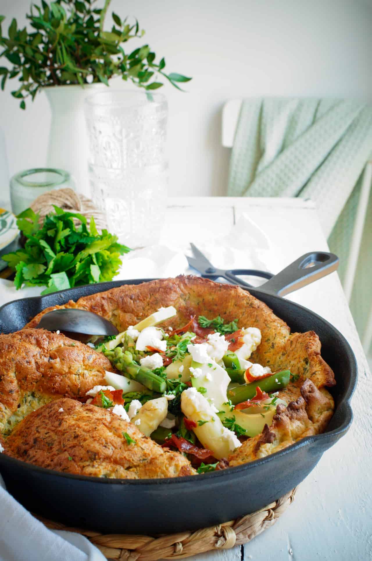 Dutch baby met asperges, Ganda Ham en geitenkaas - Elien's Cuisine